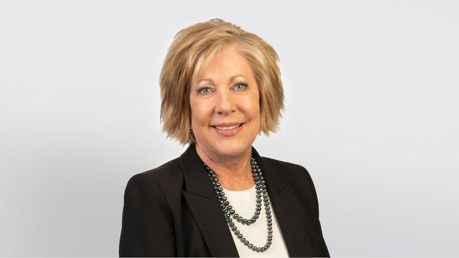 Debra Bradford | Deluxe